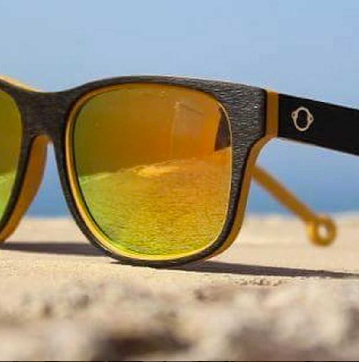 Get the sustainable MonkeyGlasses and support the Orangutans! - WonderWood